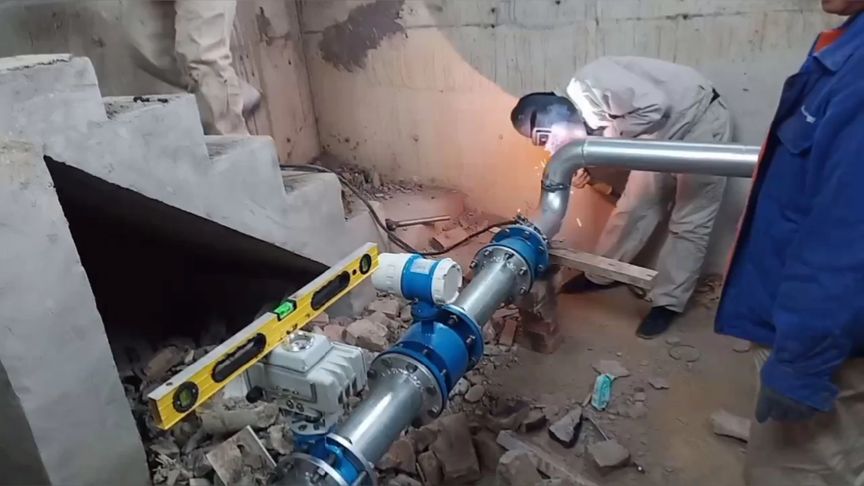 今天去安装直径110mm的水泵管道,