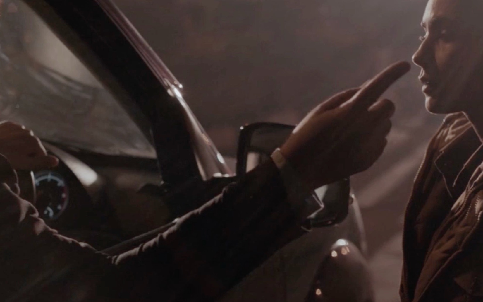 反应印度女性现状,永远不被平等待遇,但是她们仍然努力对抗