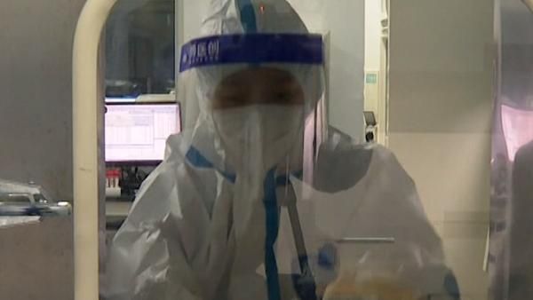 探访PCR实验室:“猎毒”团队的24小时坚守