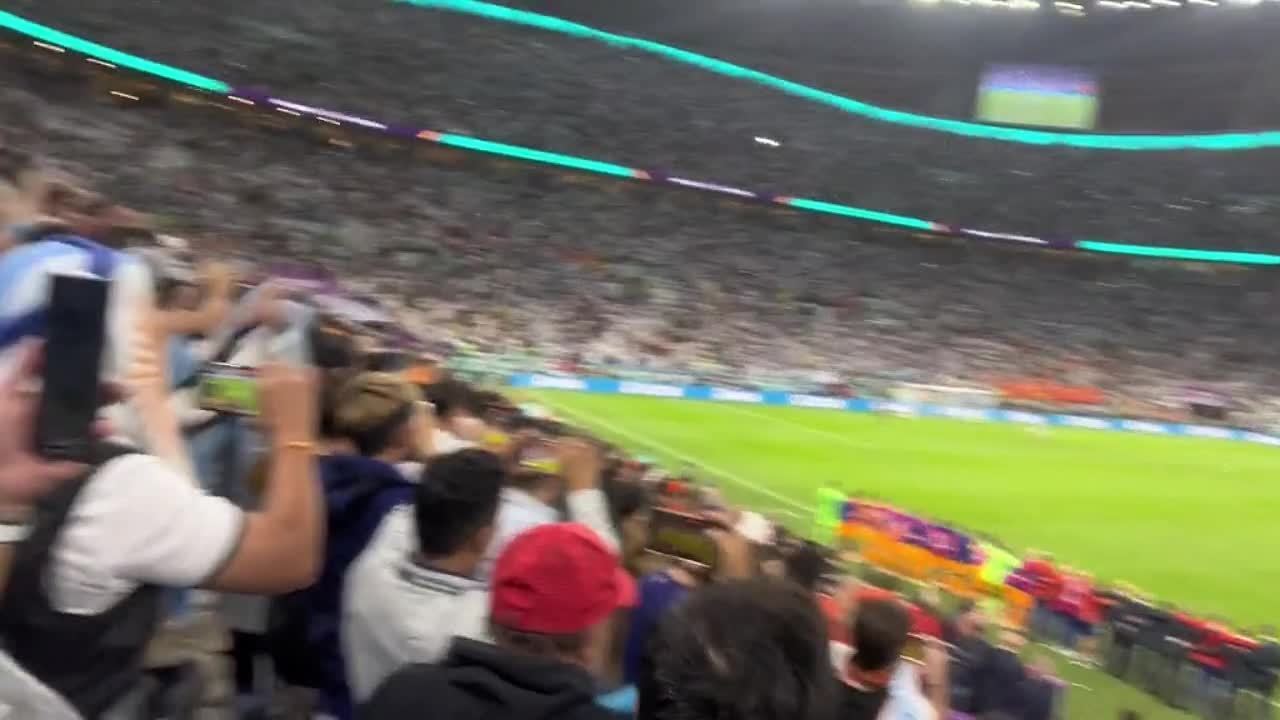 ...球迷!今夜属于梅西!#上看2022世界杯 #2022卡塔尔世界杯 #阿根廷