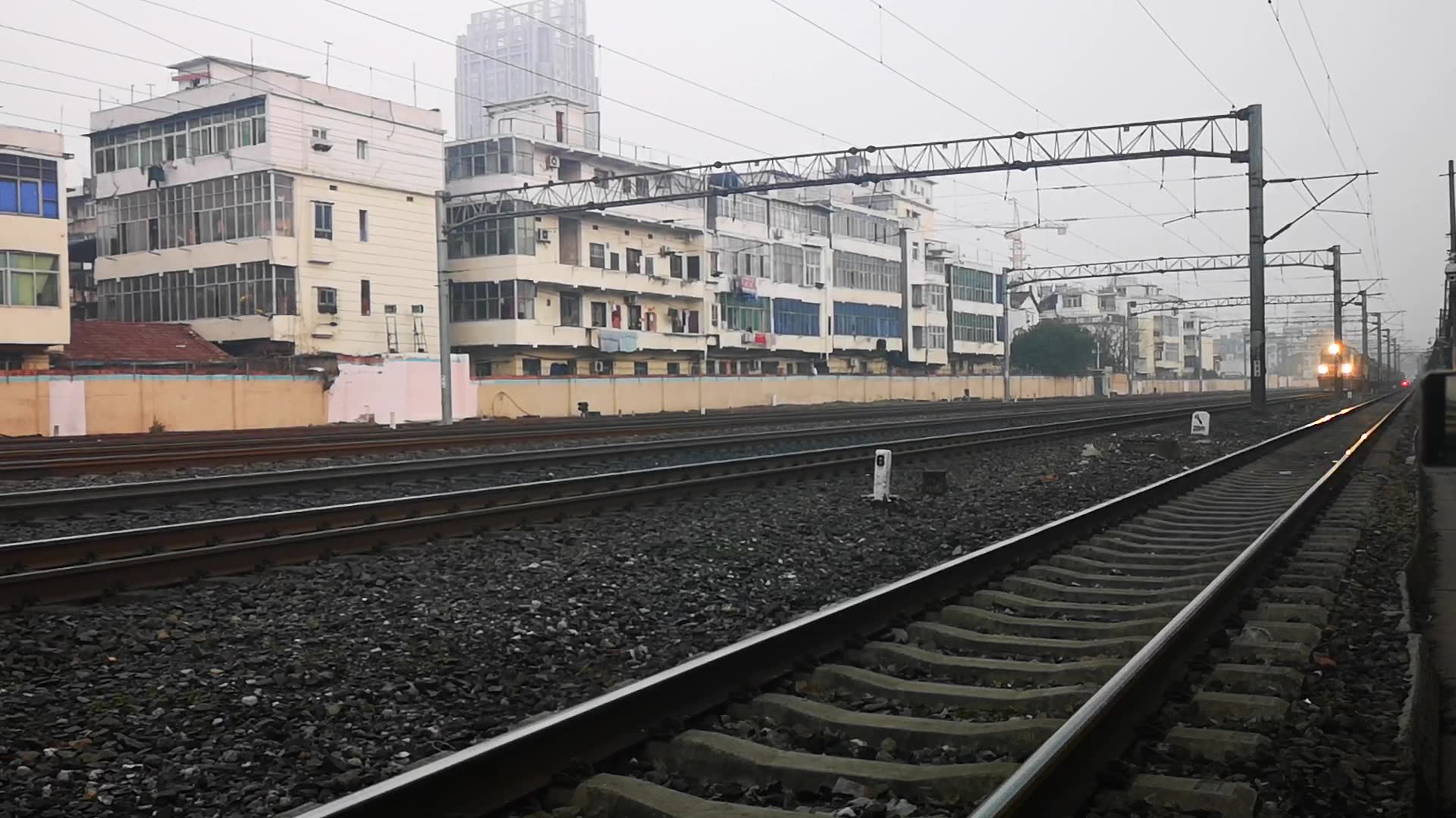 【中国铁路】京九早晨 K677 徐州-广州东 南昌二场通过 本务机车 上局...