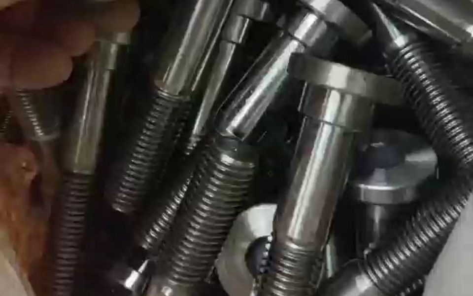 定做内六角螺栓A内六角和外六角螺栓的区别?