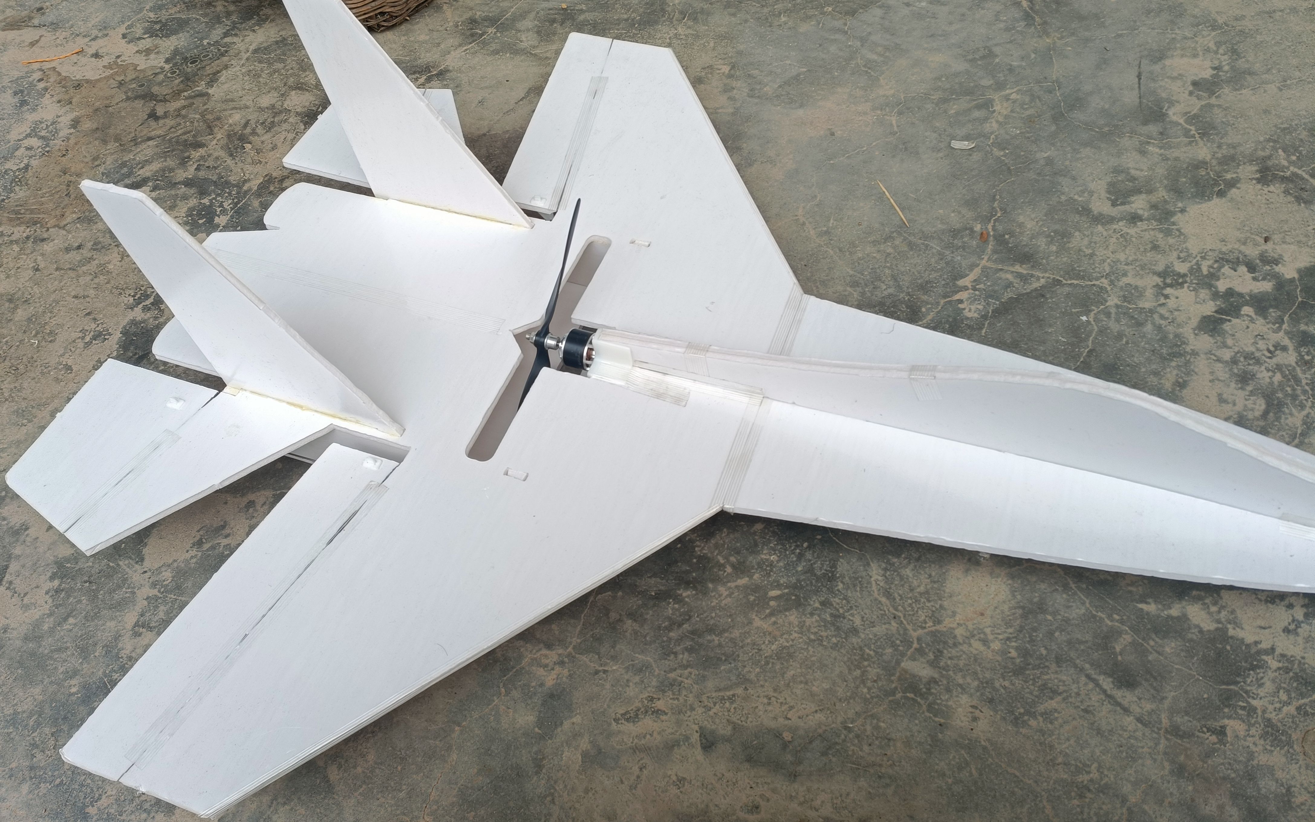 【航模】 固定翼纸飞机第一视角,su27航模飞行