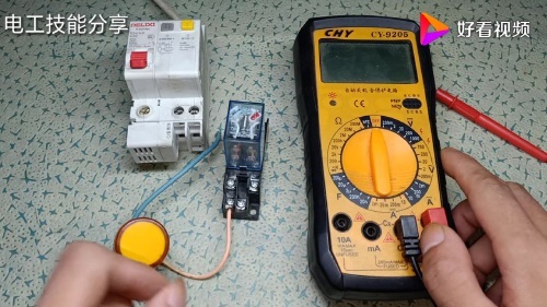 如何在复杂电路中轻松运用万用表测量电流?简单技巧揭秘让你大开眼界!