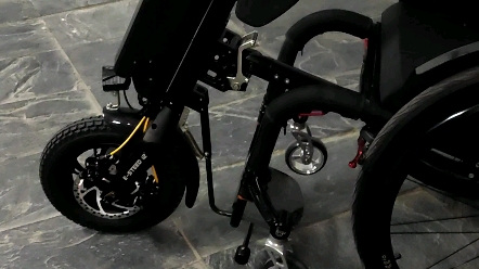 ...班,给你们介绍巴森巴乔电动车头的基本操作,顺便感叹一下生活艰难