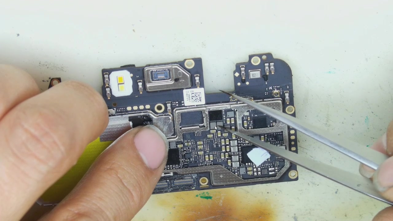 【手机维修教程】oppo R9S plus开机反复重启通病