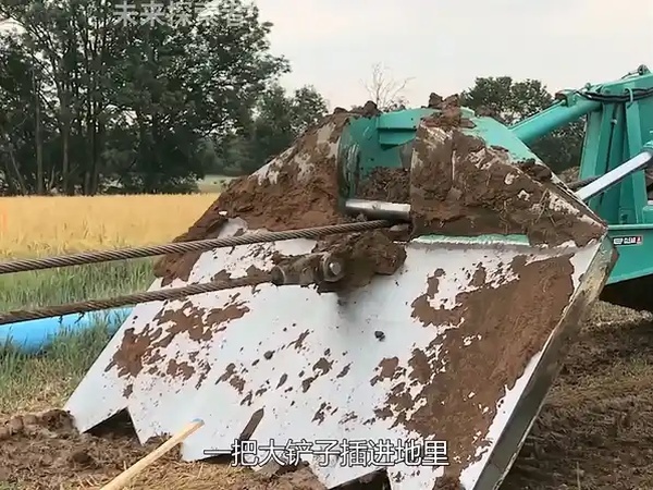 不用破土也能埋电缆?这把神奇铲子一插,轻松搞定电缆铺设!