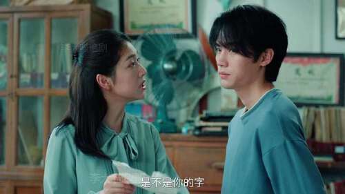 《35年坚守!八旬老人死守邮筒,只为寄出那封穿越时空的信》