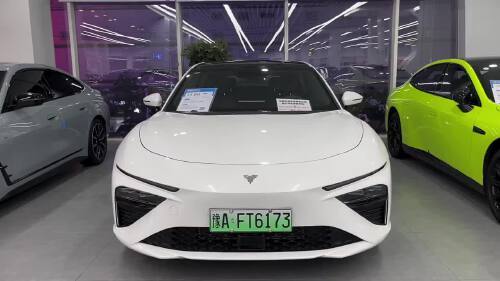 混动中大型车哪吒S纯增程15万多的起步价格这价格没得挑!