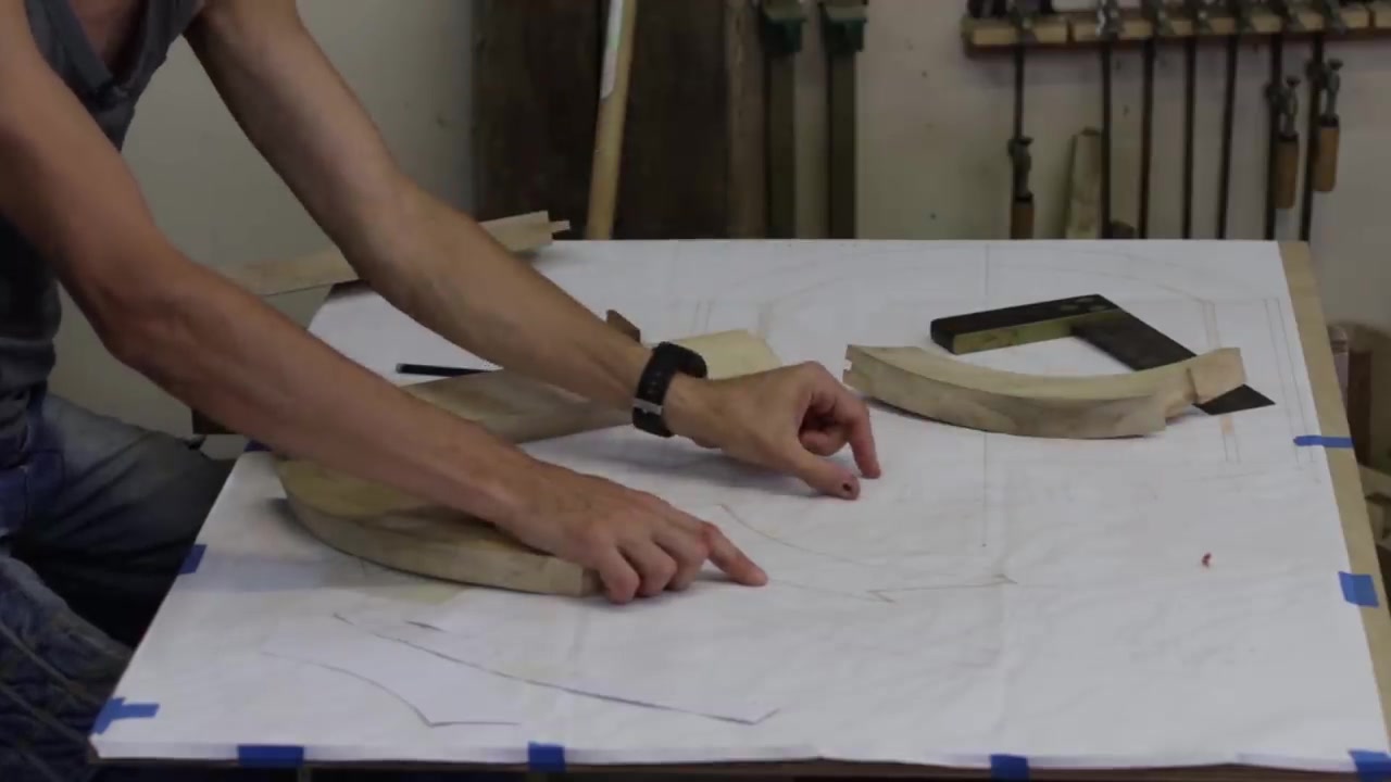 在平面和立面上制造弯曲的框架,木材的工作木Fabriquer un cadre ...