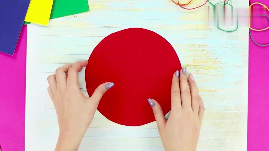 没有鼠标垫怎么办?姑娘教你用海绵纸做一个,很好用呢