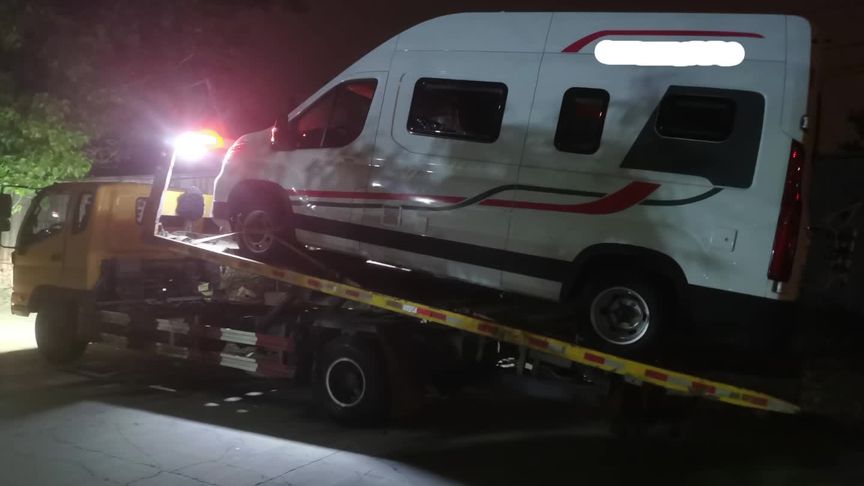 后置厨卫 电动升降床 满足4人休息的B型房车 配置齐全#房车