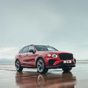 我是迪迦凹凸曼 