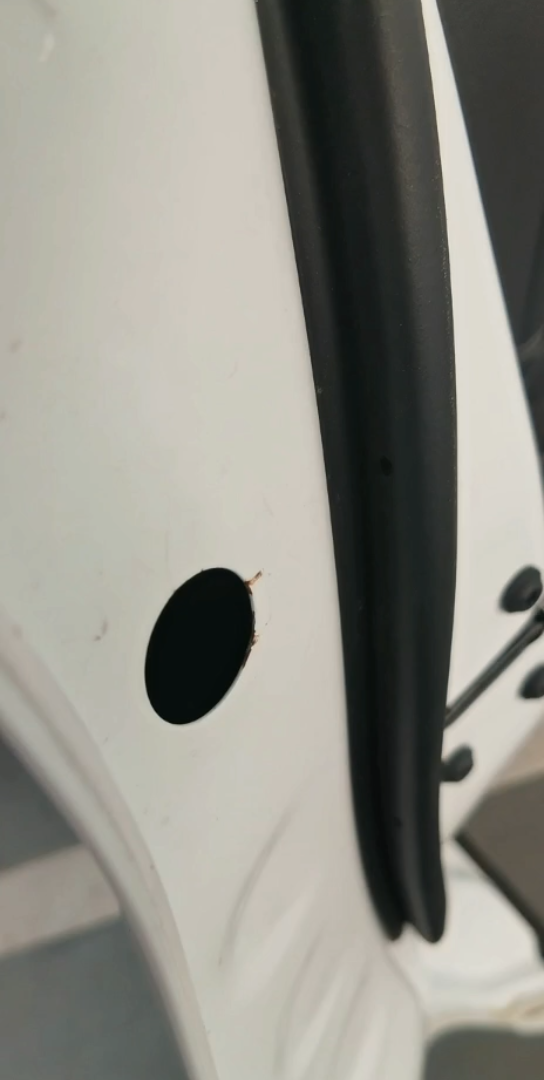 我的星途揽月车门生锈,上周日把车送到4s喷漆,前天就喷完了,今天拿到...