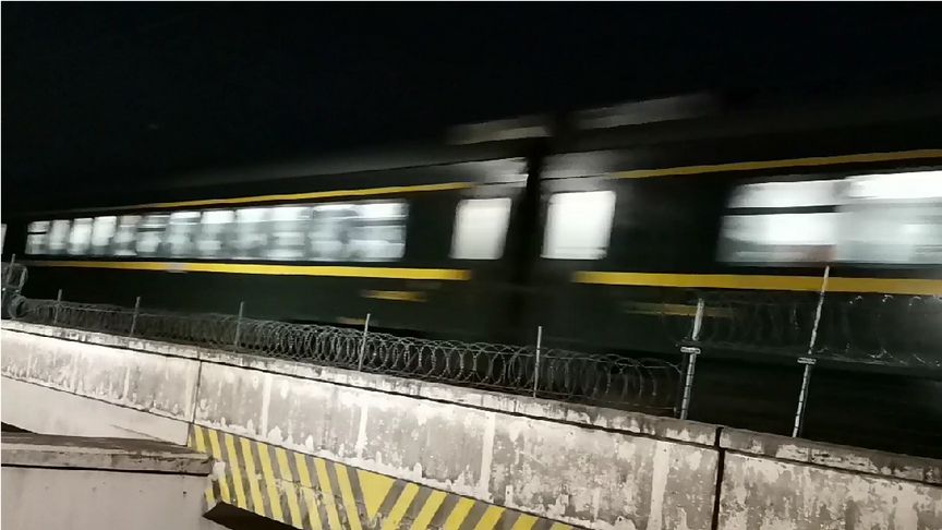 沪昆线 上海南开往长沙的Z247次列车通过