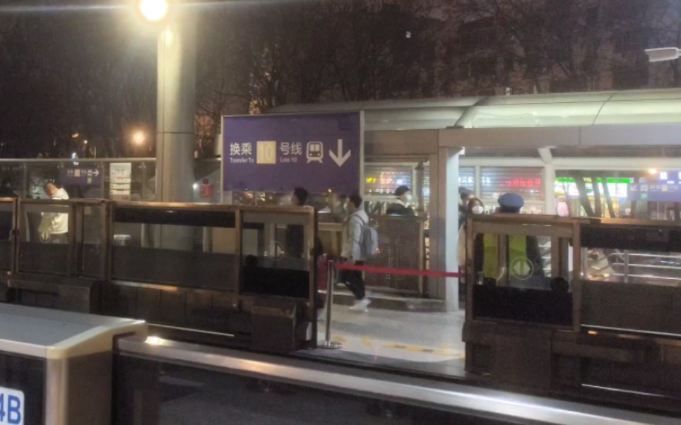 [南京地铁]一号线安德门站屏蔽门故障-手动“开关”门解决高峰期