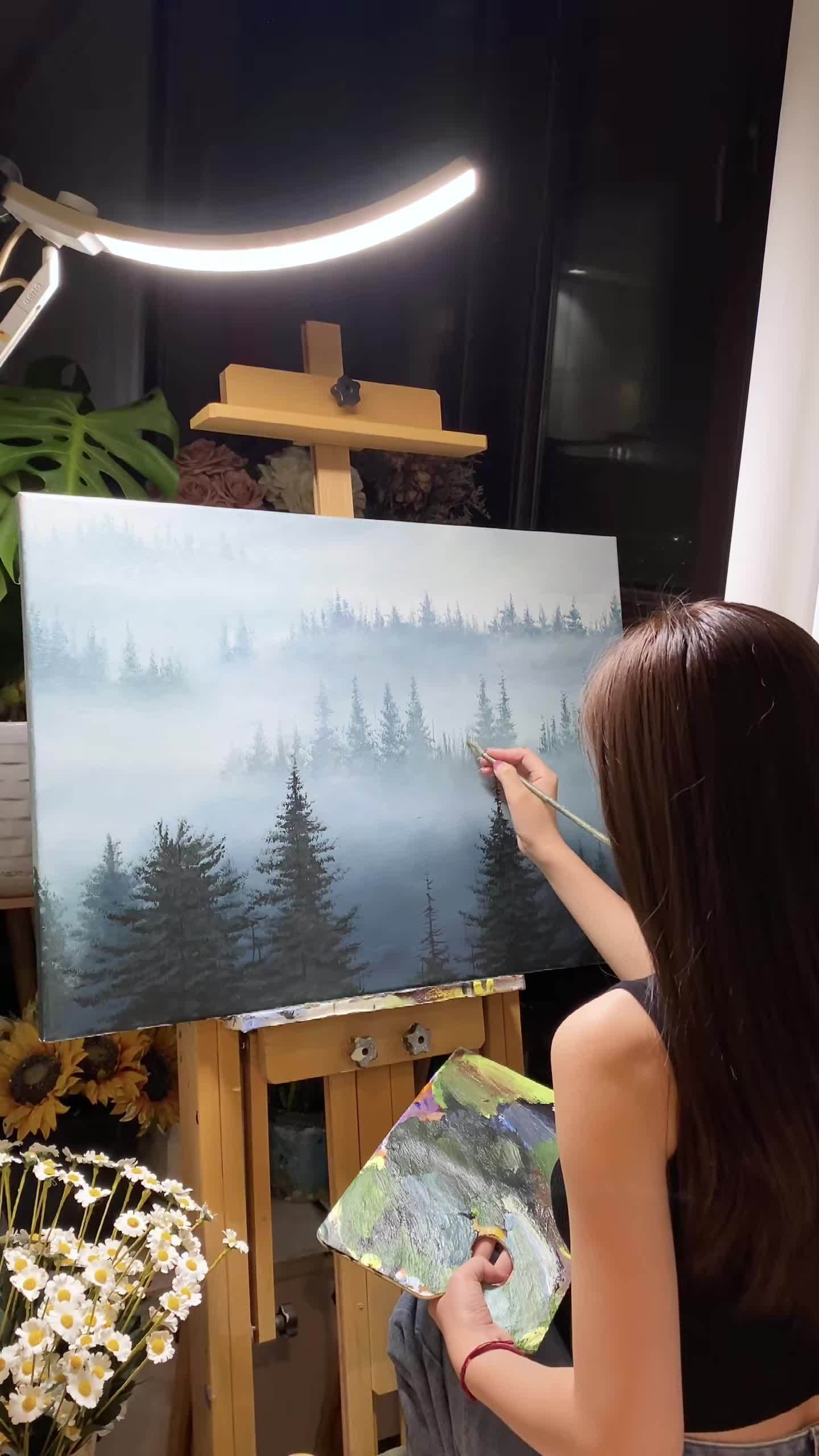 只用四种颜色画出来的迷雾森林。