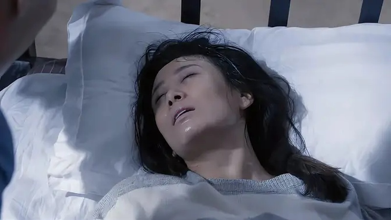 爱:农民工挟持医生,逼他工地给老婆接生,结果发生意外太悲惨!