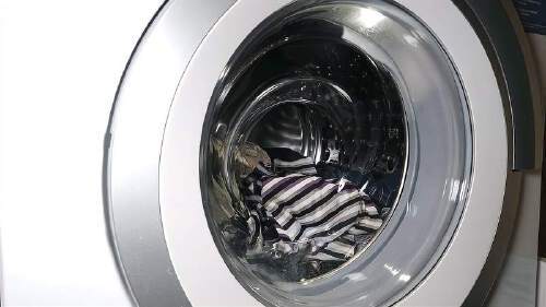 滚筒VS波轮:这样选洗衣机,衣服干净又耐穿!