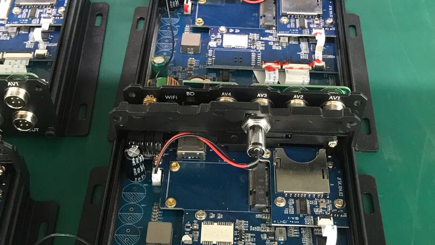 工厂上班,汽车行驶记录仪