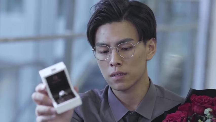 DR钻戒寓意“一生只爱一人”,只要你敢用DR钻戒向我求婚,我就敢嫁...