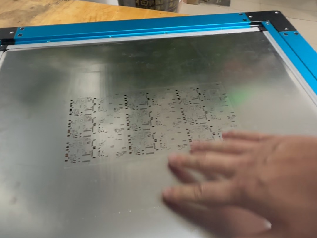 给大家介绍一下我们活动钢网的独特之处#SMT#活动钢网 #smt钢网 #...