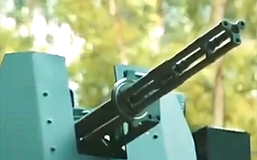 国产LM5三管转管机枪