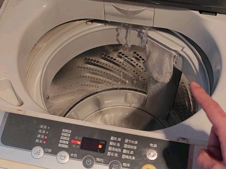 洗衣机进水小怎么办?可能是个小问题,维修很简单