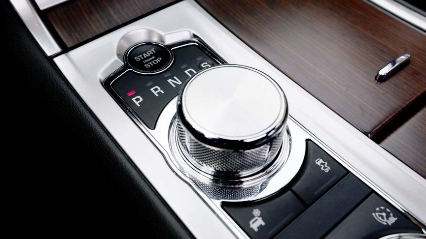 停车最好别挂“P挡”?开自动挡汽车有3不要,现在知道不算晚