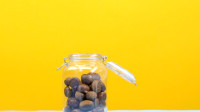 生板栗怎么样保存?冷冻保存真的科学吗?其实老方法才最好!