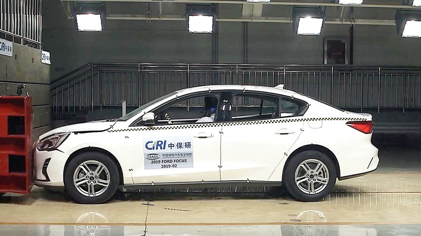 2019款长安福特福克斯到底安不安全?看完最新碰撞测试后就知道了