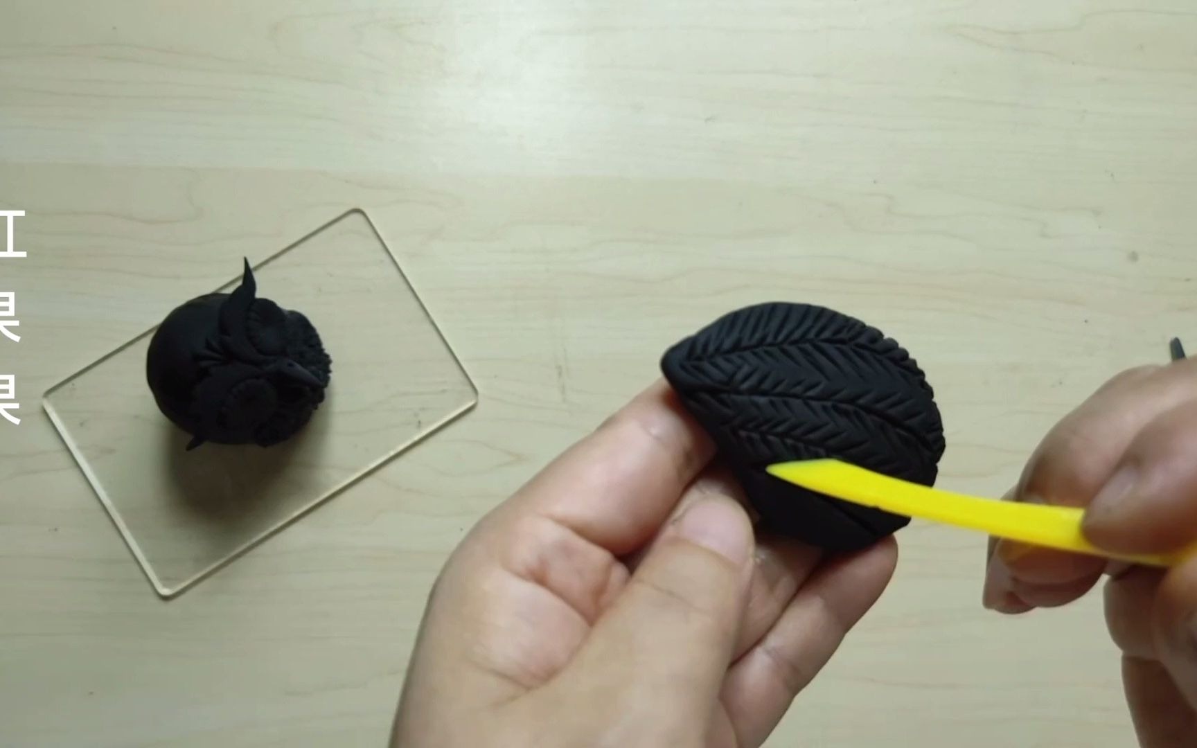 ...废为宝】复古仿铜的粘土作品怎么做,一块黑色粘土就搞定,方法很简单,