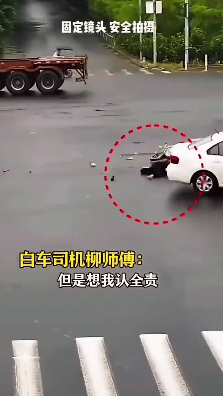汽车:开车撞到电瓶车,你知道怎么处理吗