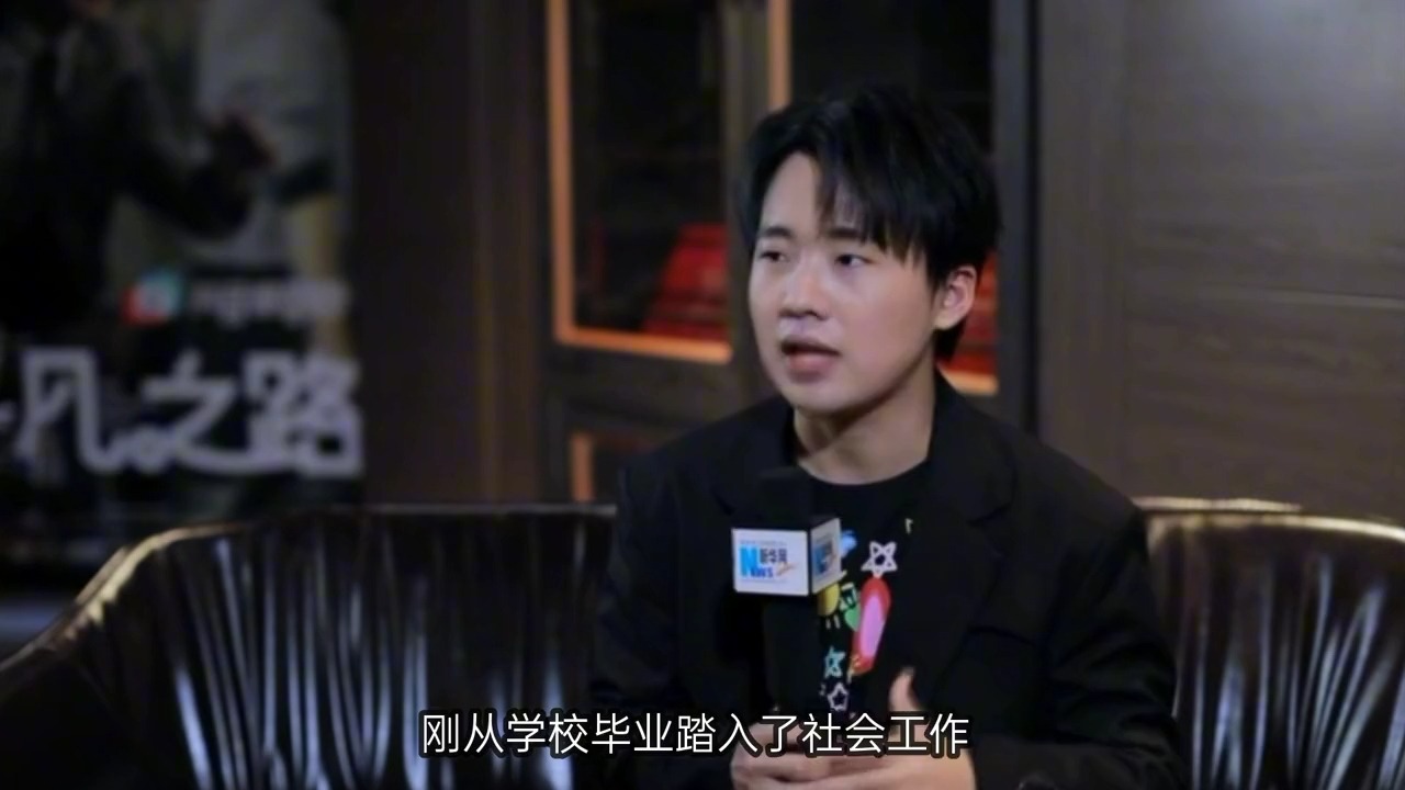 郭麒麟知识面有多强?答高考模拟题目张口就来,一旁主持人惊呆了