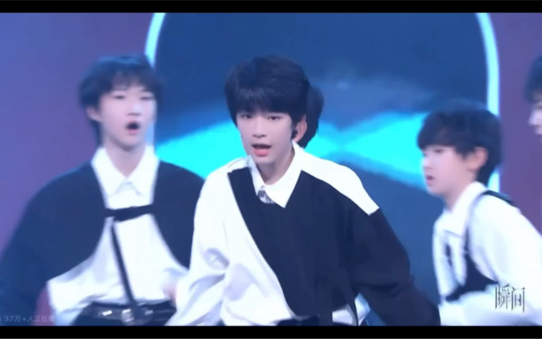 TF四代在2023年的家族新年音乐会上的舞蹈表演,虽有不足,仍需努力,...