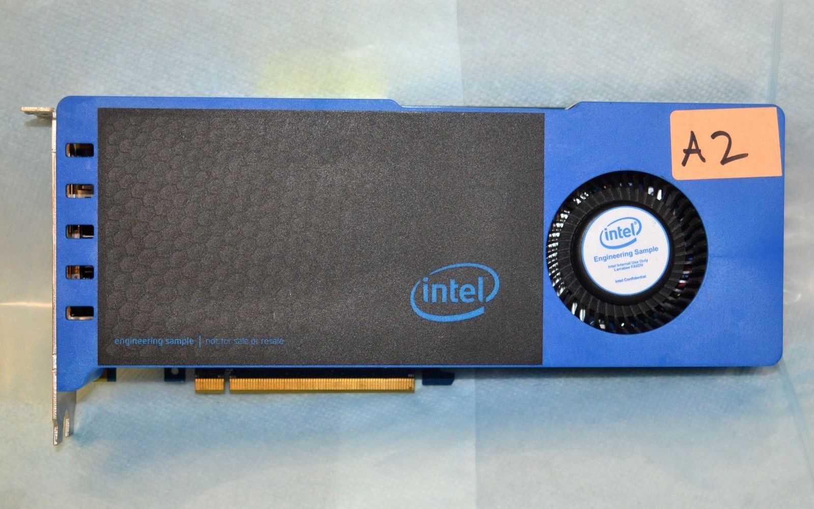 【生肉】英特尔原型显卡测试及拆解