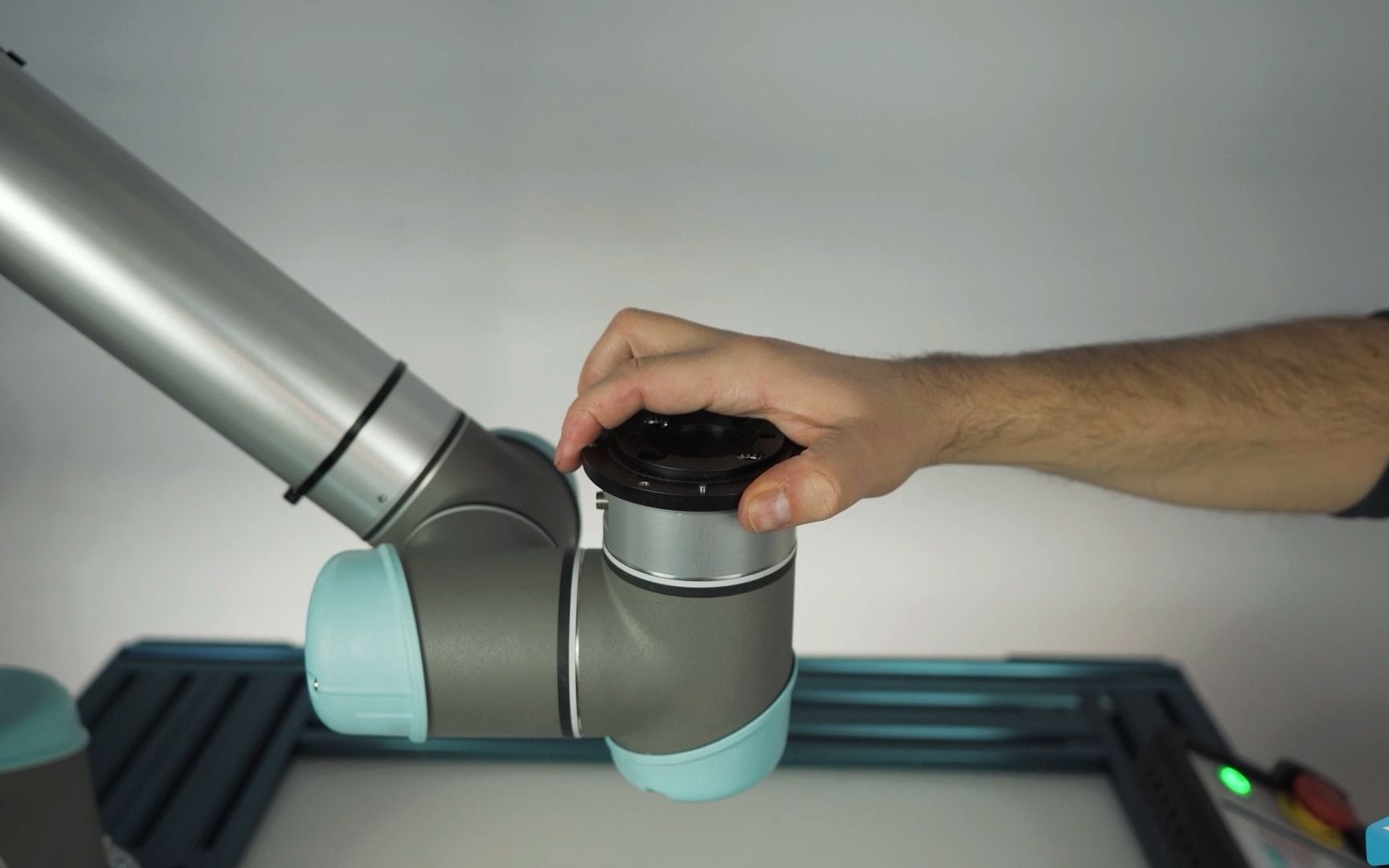 Robotiq FT300-S力扭矩传感器,UR+Robotiq FT300-S安装_东莞市库崎...