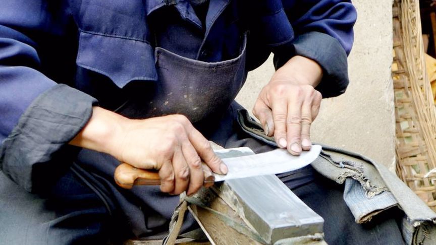 30年磨刀师傅绝招:只需这三样,5分钟磨完锋利无比,太实用了