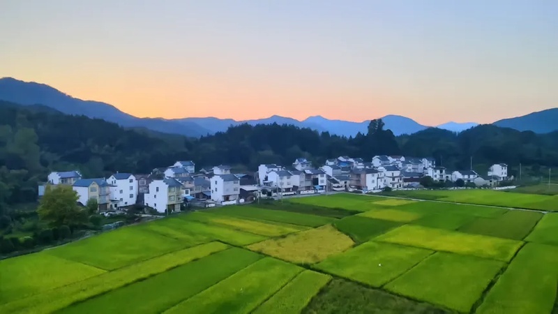 记住乡愁,记住的不仅仅是家乡的一草一木,美食美景,更是那里的人