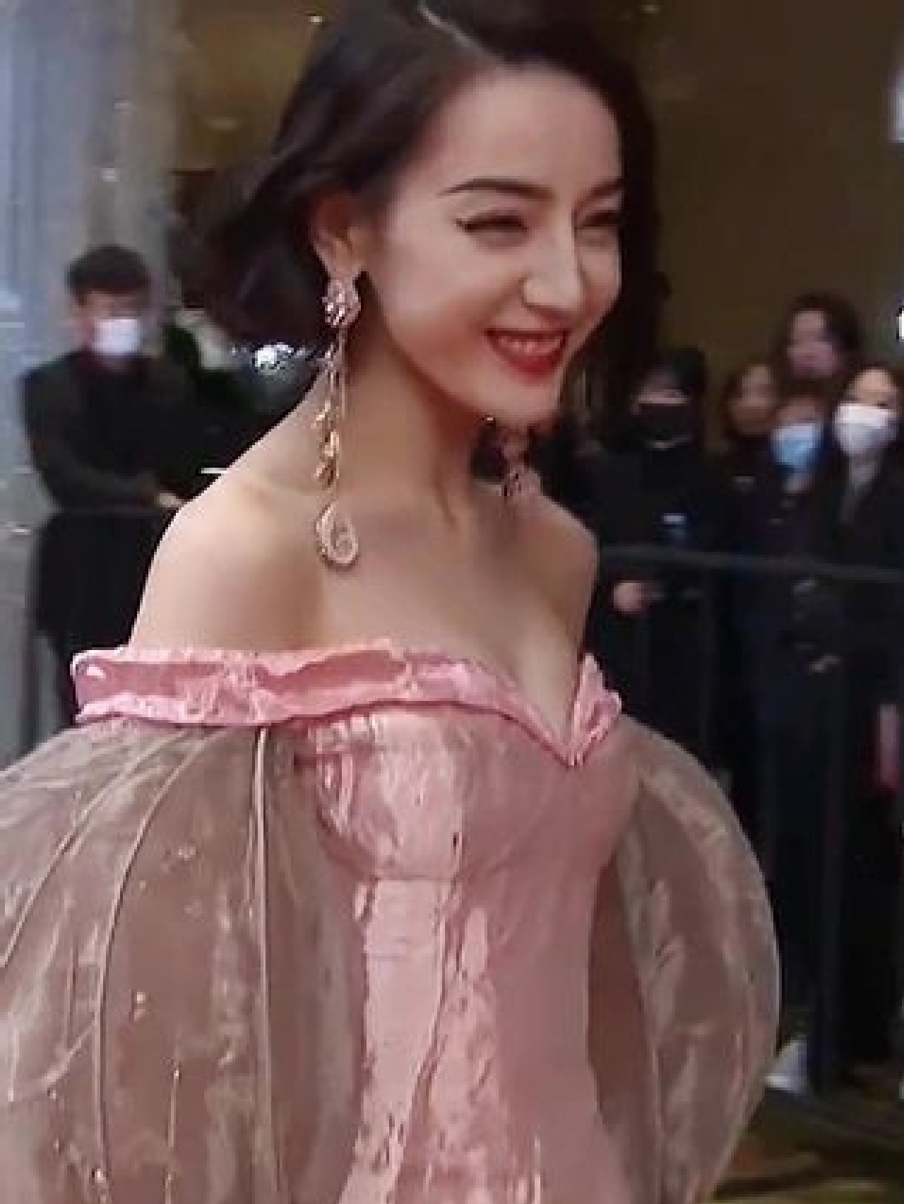 ,穿着时尚经典,走出了时代潮流,代表了国际风范,我就想知道,