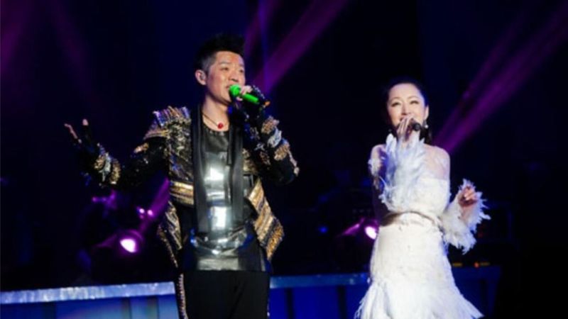 凤凰传奇解散了曾毅携手杨钰莹演唱《心雨》,开口直接怀疑人生1827