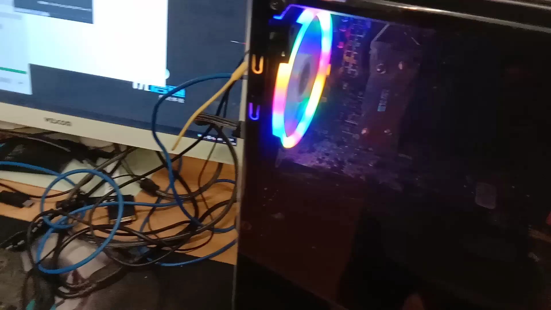 英特尔坑害消费者啊,10代的酷睿cpu有核显,但是做系统认不到硬盘,太...