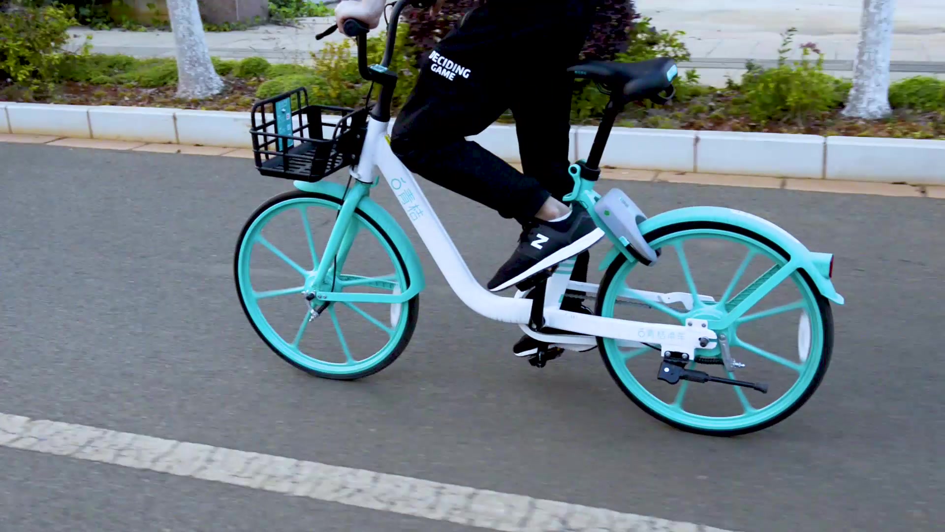 注意一下校园交通安全吧