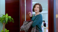 女子开会迟到,谁知经理竟直接结束会议不听策划方案,心疼