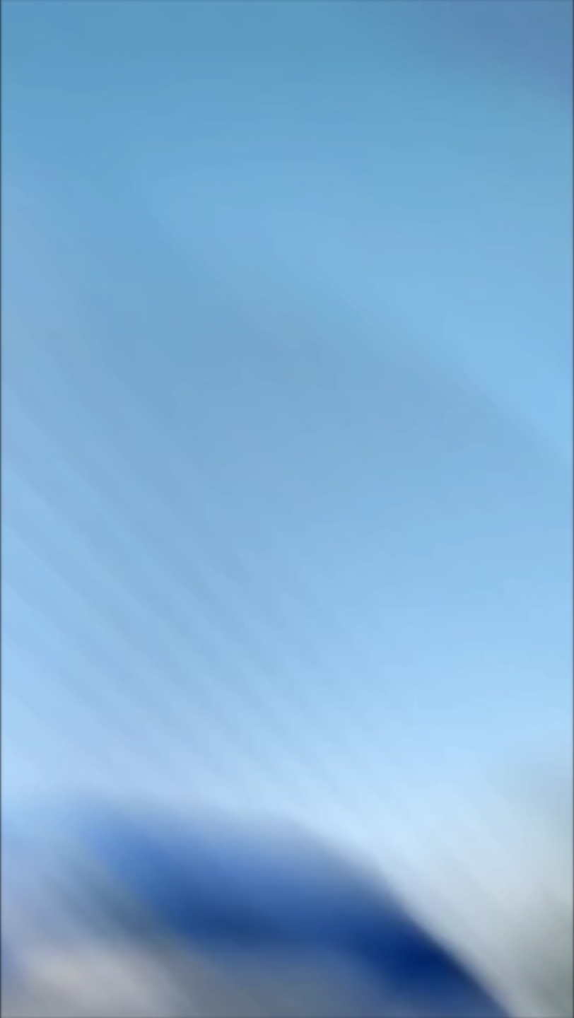 我是很好奇AI是怎么把这个玩意儿弄成这样的?原图:模拟飞行 红牛实践...