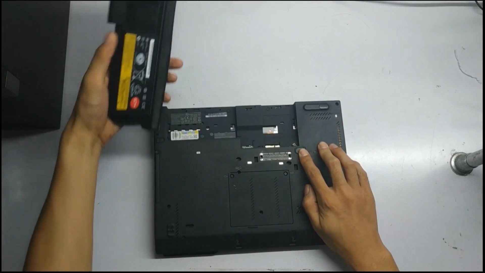 ThinkPad X230T拆机清灰除尘教程,性能依然强劲!