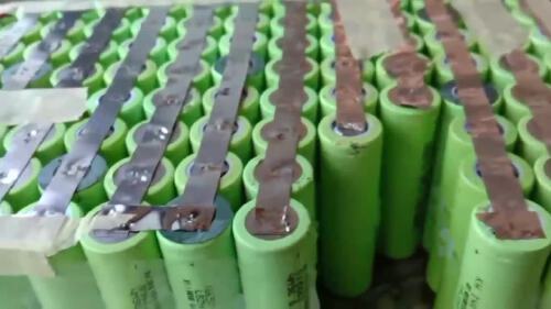 600元网购电动车锂电池实测!爆炸威力堪比炸弹,千万别买!