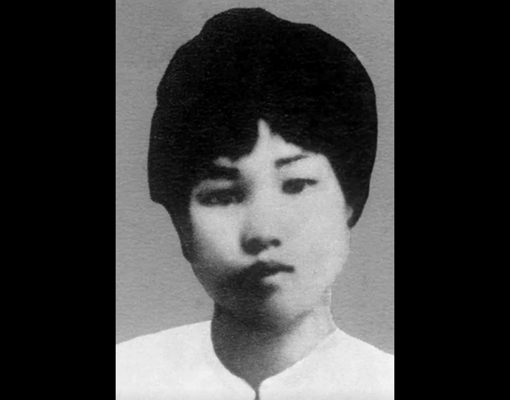 ...答李淑一》,中国青年出版社出版,稿费收据原件展示,秘书高智签收。