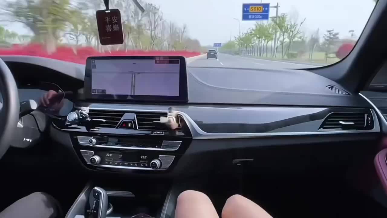 适用于宝马合金3系5系7系X5X6X7X8专用车载电动防抖手机支架#...