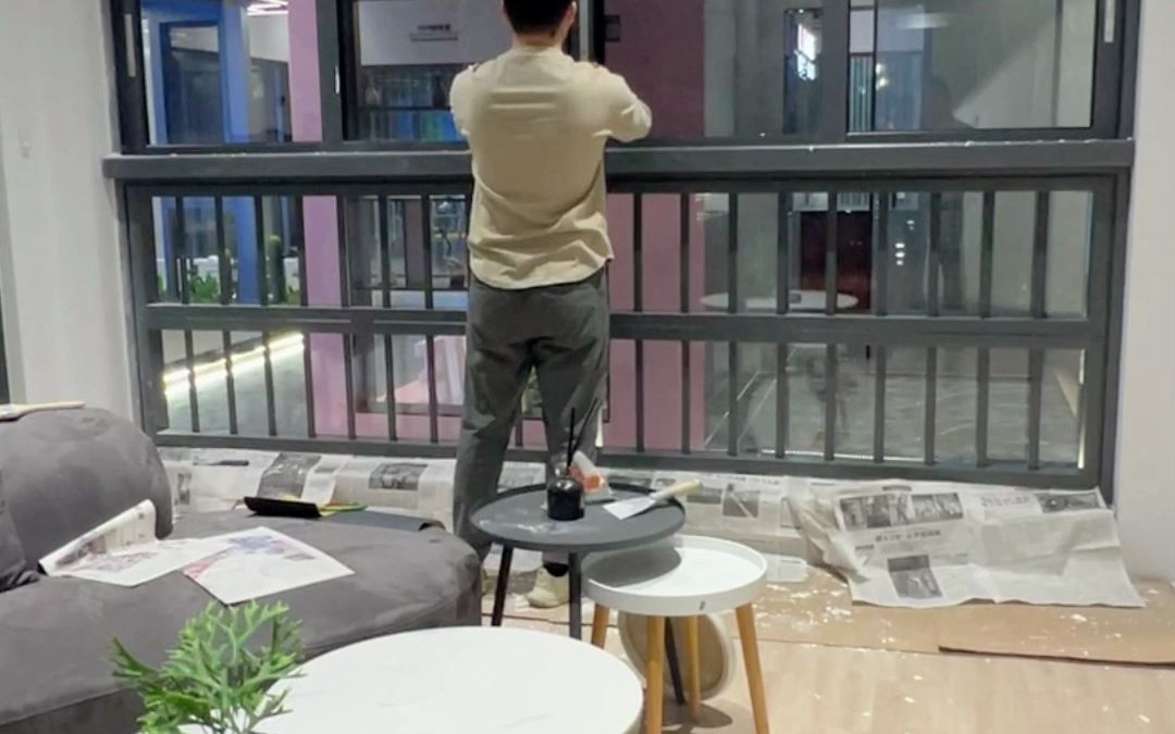 2023年南方地区封阳台流行的断桥推拉窗,多功能晾衣架很实用!